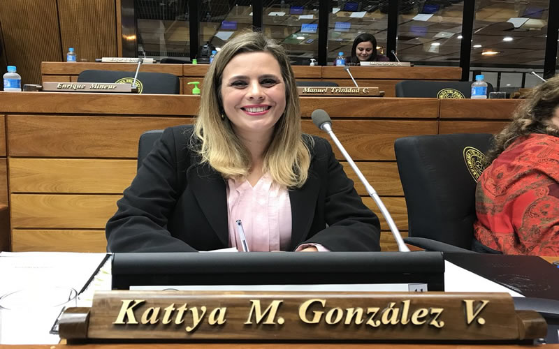 "El proyecto de Payo es incompleto", dice Kattya González - La Unión