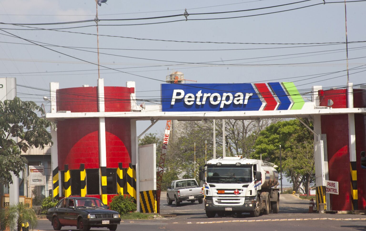 Senado aprueba proyecto que facilita a Petropar compra de combustibles ...