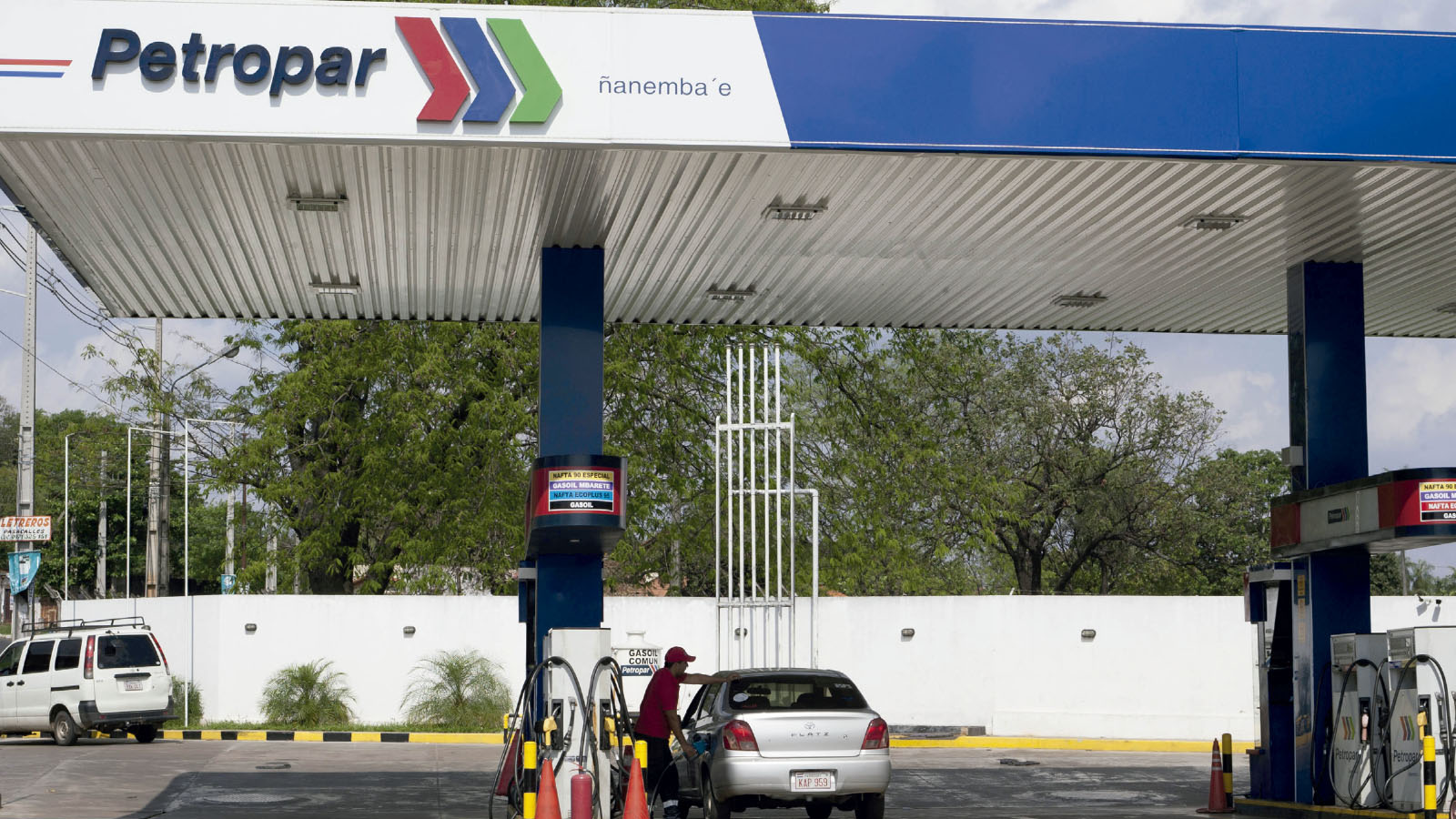 Gobierno baja precio del combustible de PETROPAR y pide celeridad para ...