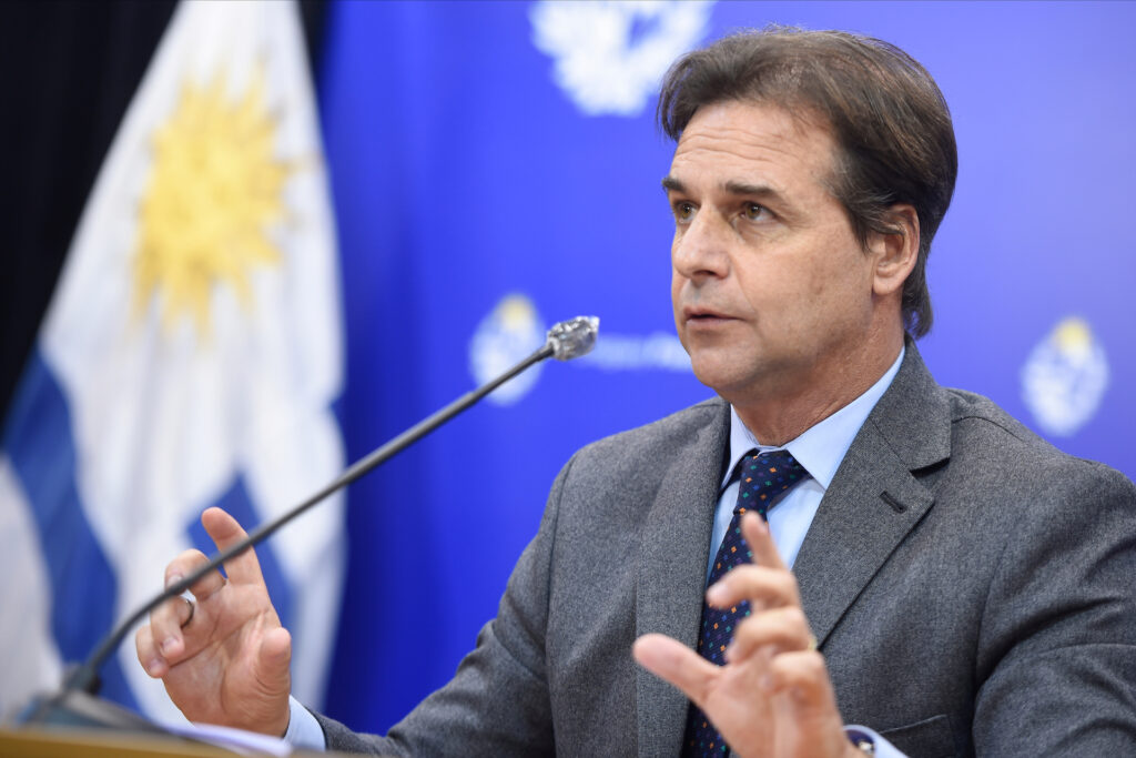 El Gobierno de Uruguay presentó el proyecto que posterga la edad ...